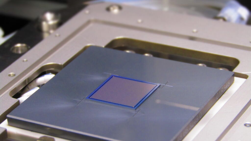 Flip Chip Bonding | Advafab | Semiconductor Solutions